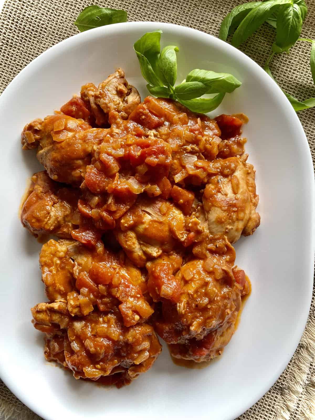 Kota Kokkinisti (Greek Cinnamon Chicken) - Hungry Happens