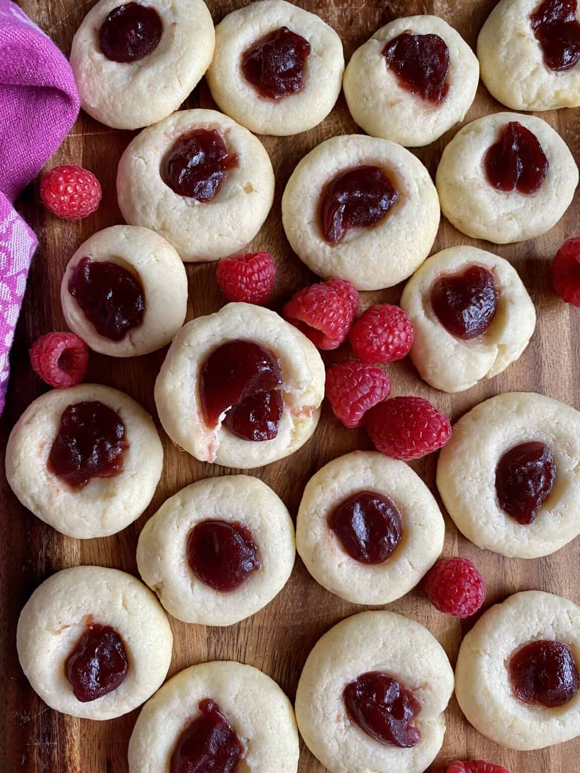 5 Ingredient Raspberry Cheese Cake Cookies - Hungry Happens