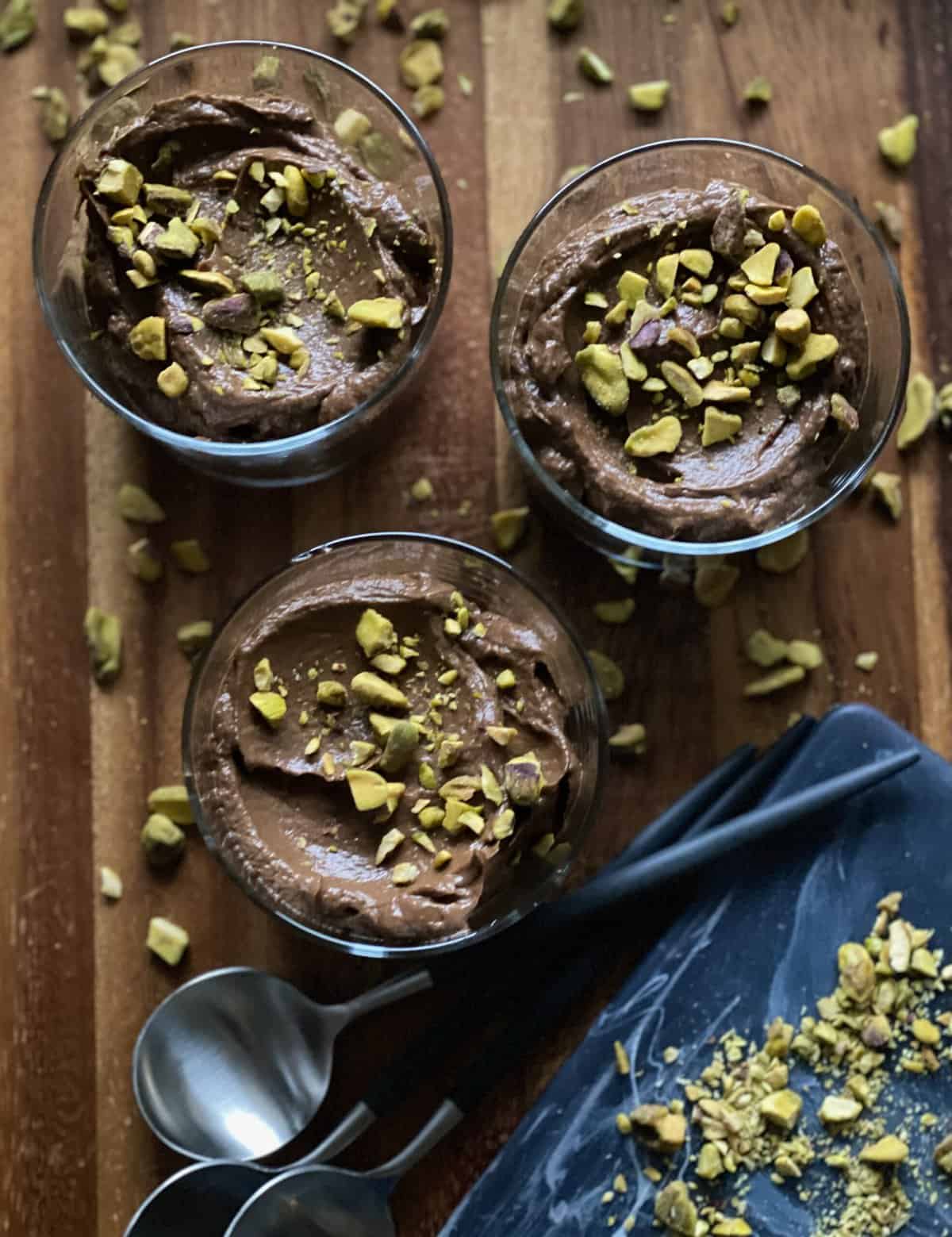 Healthier Chocolate Pudding (Vegan) - Hungry Happens