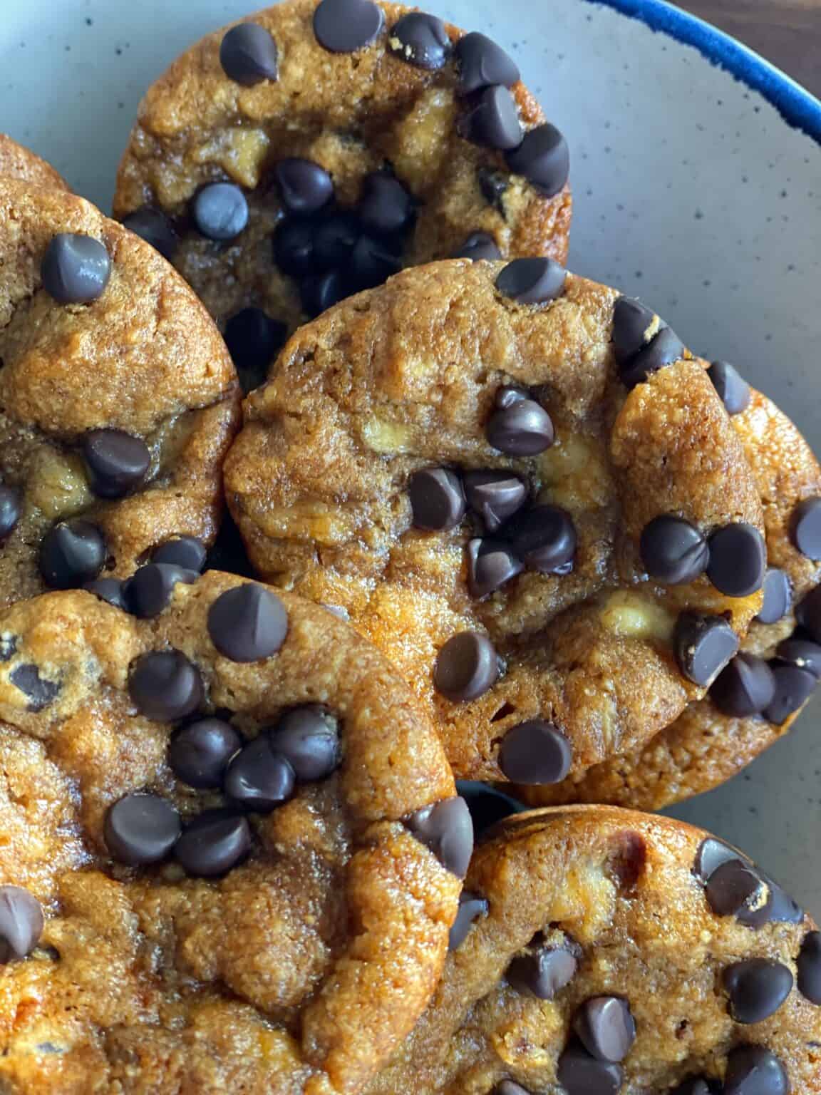 Flourless Peanut Butter Banana Chocolate Chip Muffins (One Bowl ...