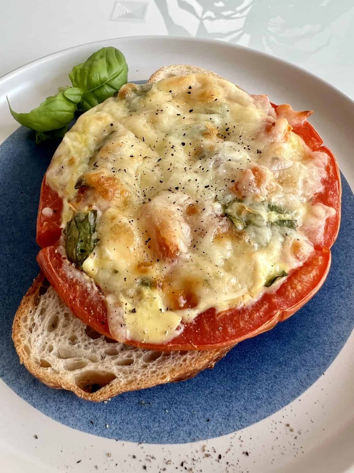 Cheesy Baked Tomato Slices - Hungry Happens