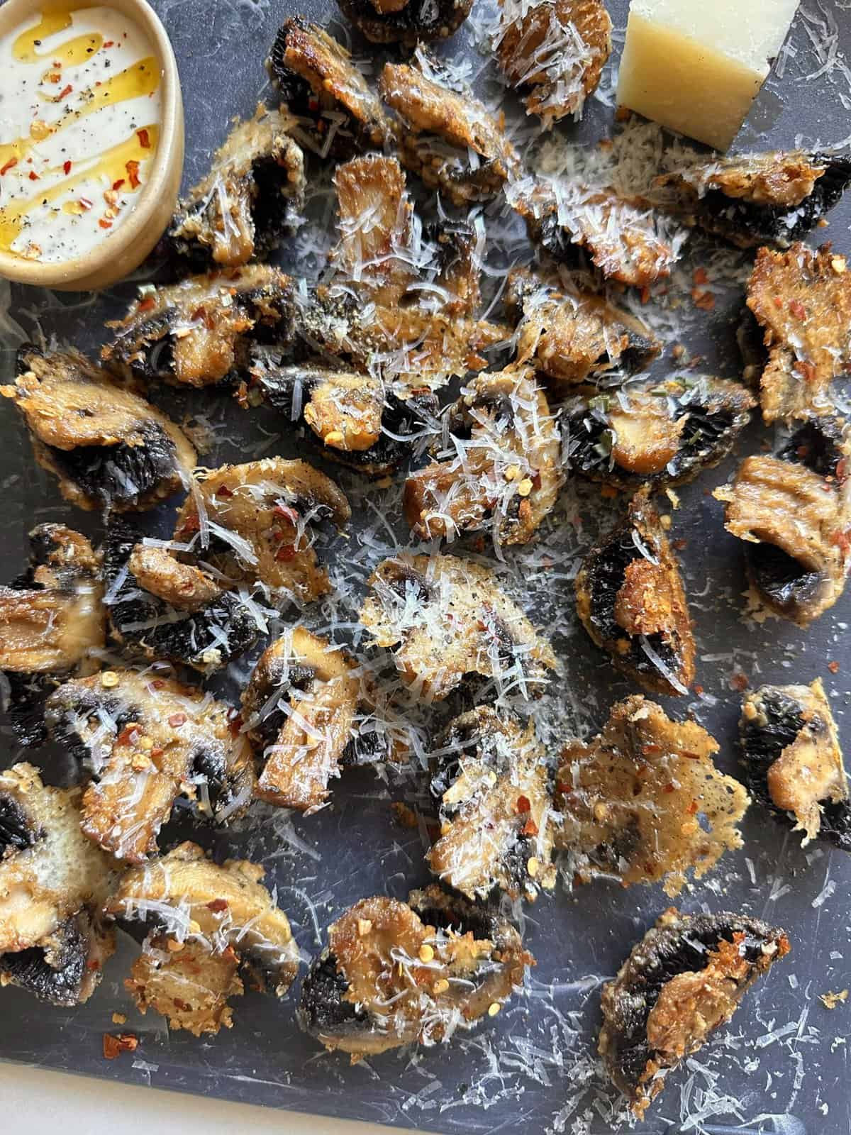 Easy Parmesan Mushrooms - Hungry Happens
