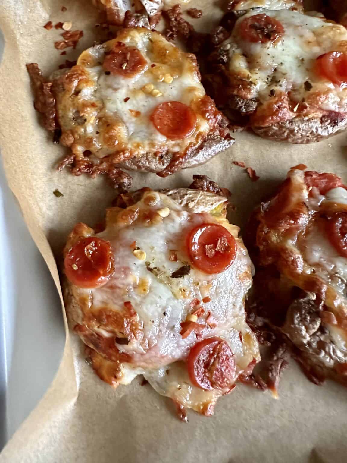 Crispy Pizza Smashed Potatoes - Hungry Happens