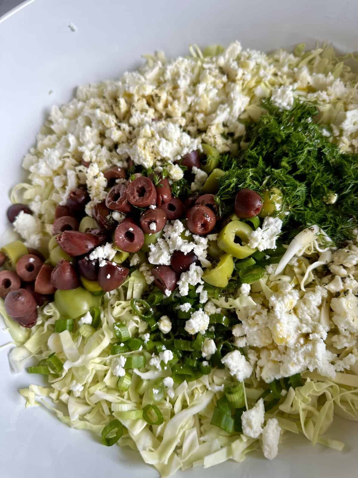 Greek Cabbage Salad (Lahano Salata) - Hungry Happens