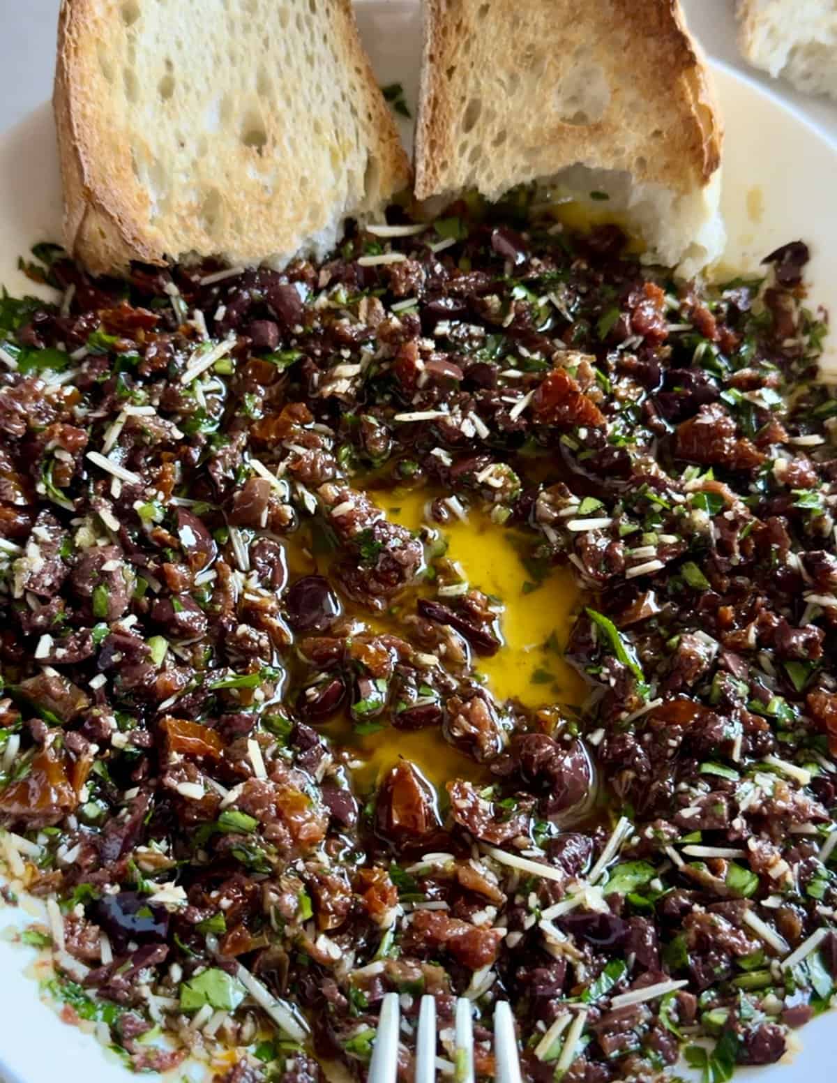 Easy Italian Olive Tapenade - Hungry Happens